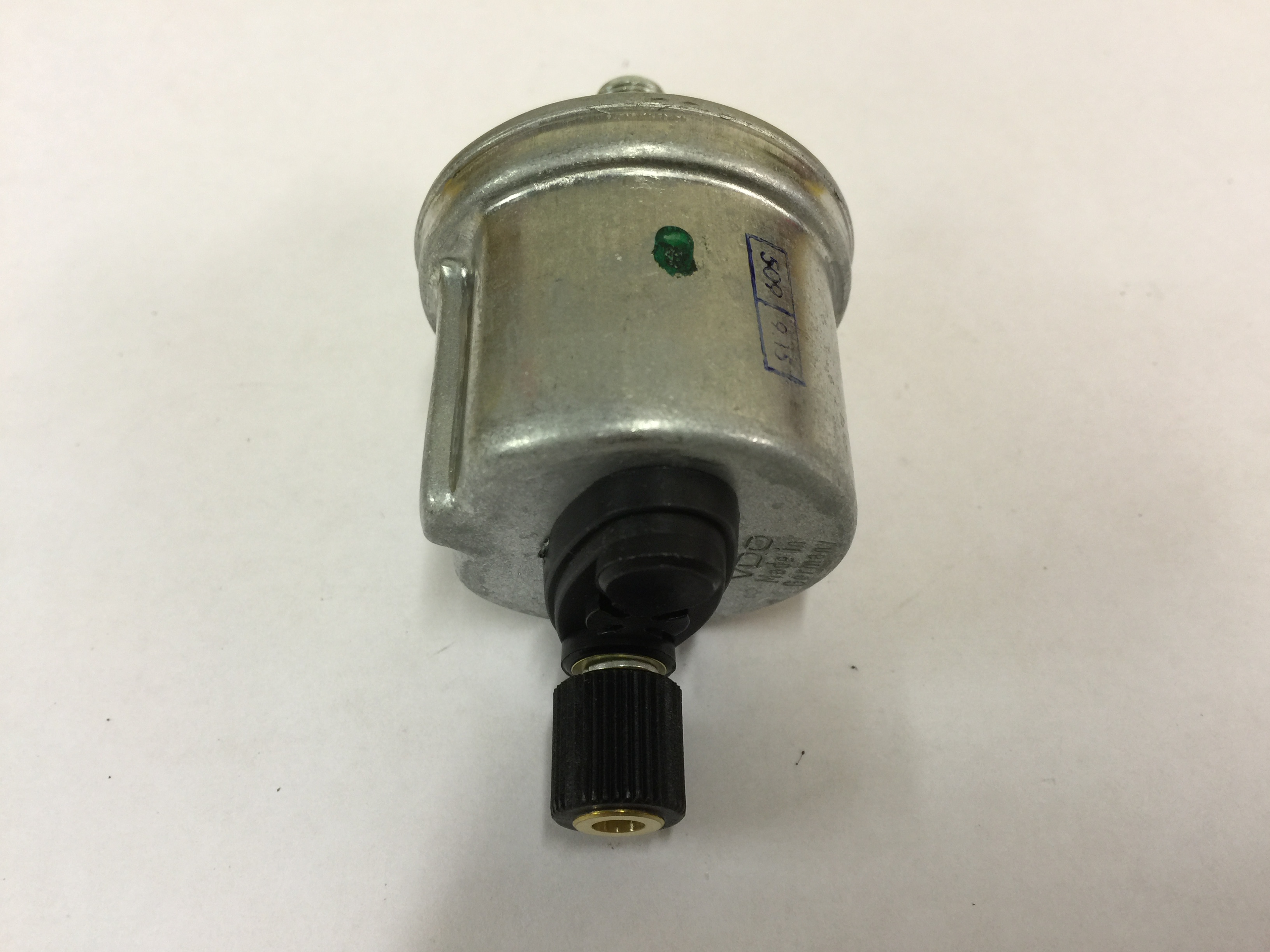 VDO OIL PRESSURE SENSOR ANALOGUE - Eccleston Aviation